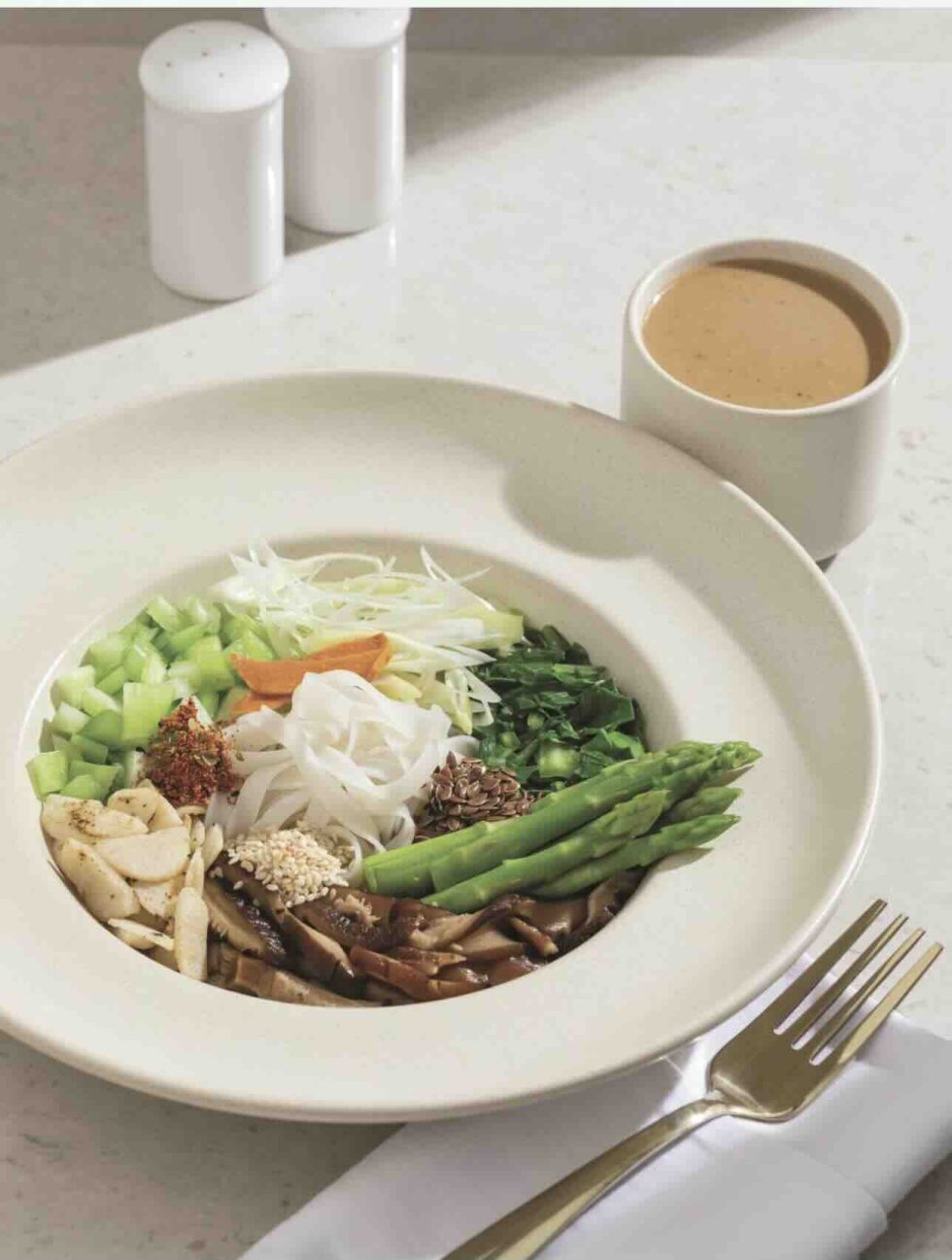 Ananda in the Himalayas Introduces The Healing Plate
